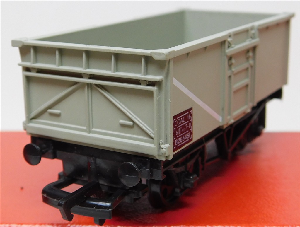 Elaine's Trains - Mainline mineral wagon number B265451
