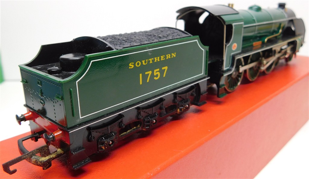Elaine's Trains - Hornby Southern Railways 4-6-0 steam loco Sir Dinadan ...
