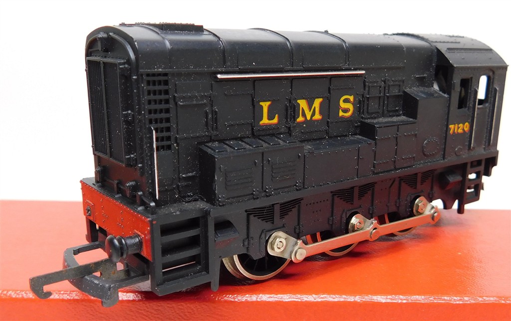 Elaine's Trains - Lima LMS diesel shunting loco number 7120, good runner