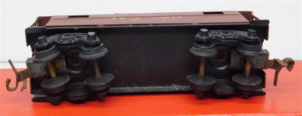 Elaine's Trains - Trix Twin Vintage American caboose